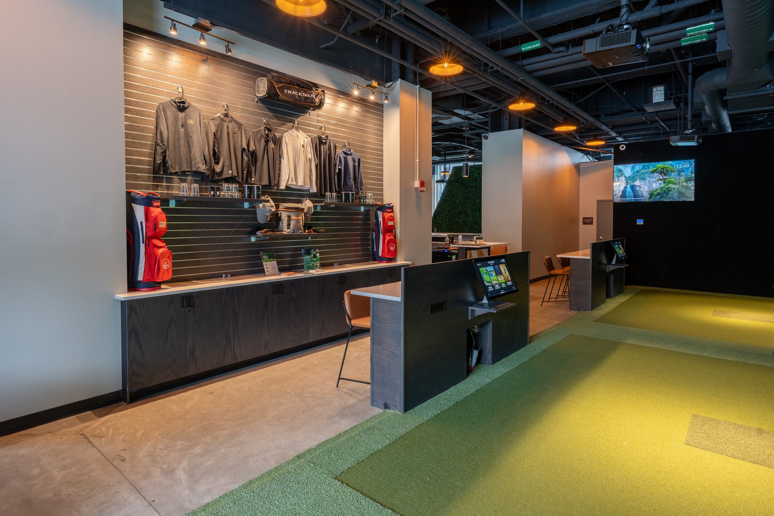 NetPar Omaha | Experience the Best Indoor Golf with Trackman in Omaha