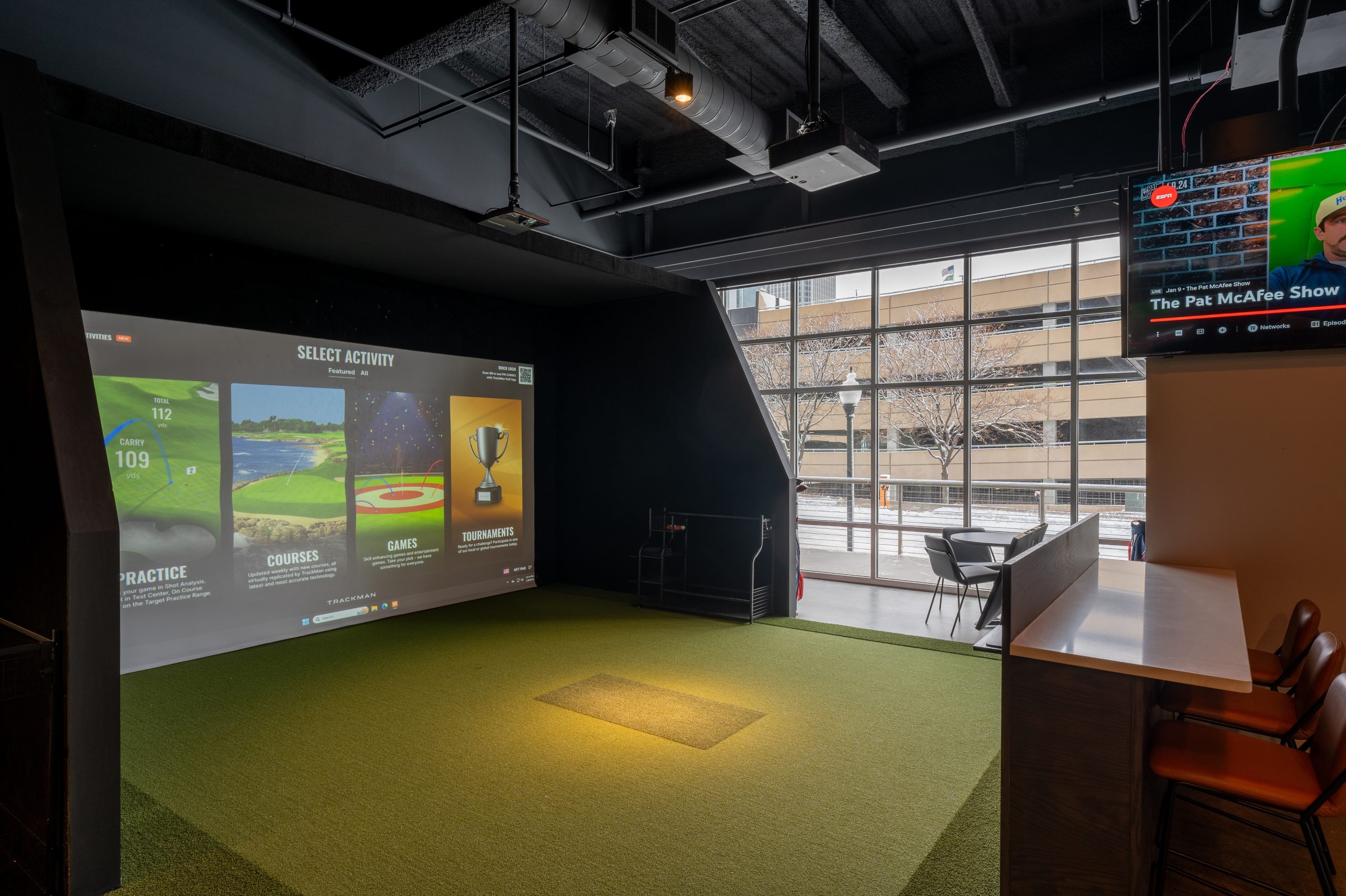 NetPar Omaha | Experience the Best Indoor Golf with Trackman in Omaha
